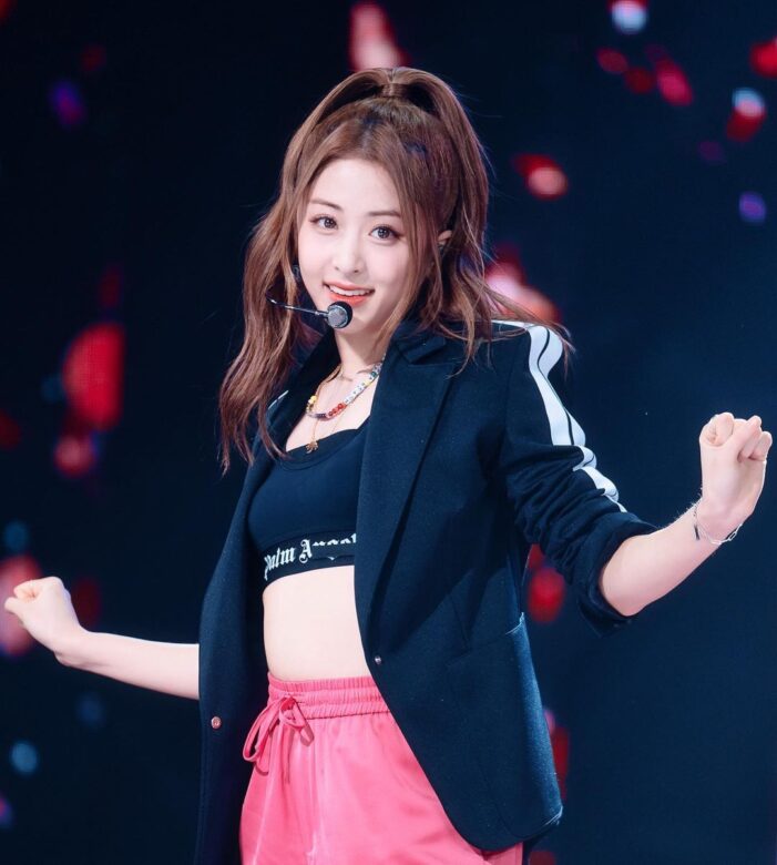 Yunjin (LE SSERAFIM) Profile and Fact - K-POP star