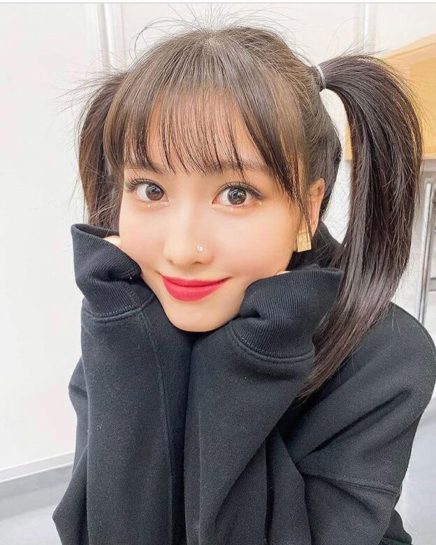 TWICE Momo's family consists of four people! Introducing her parents ...